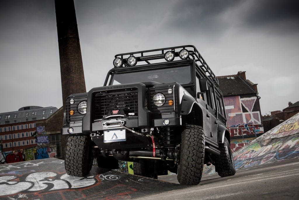 Arkonik ‘BLACK HAWK’ Land Rover Defender
