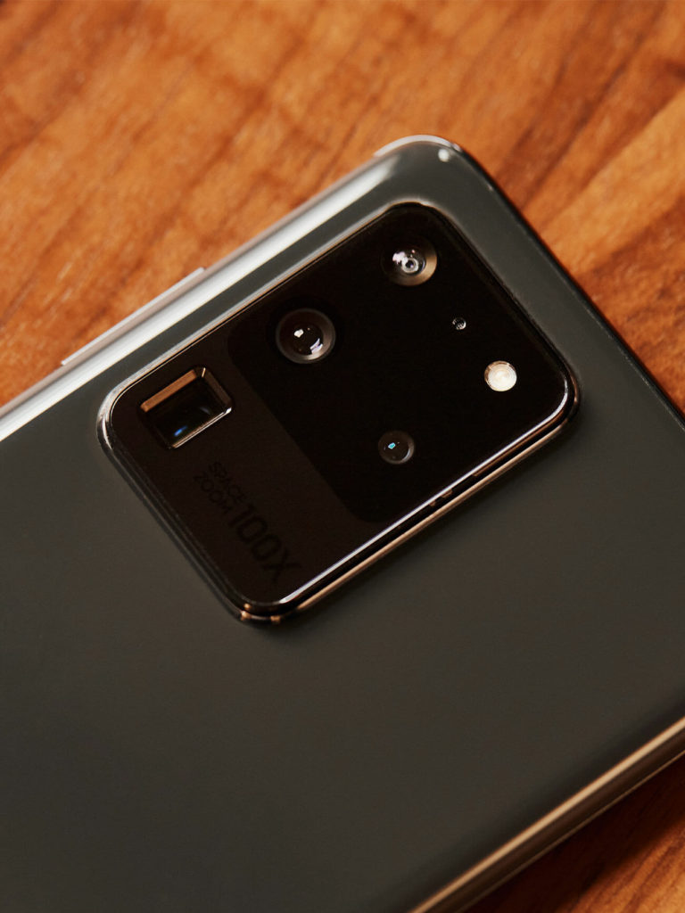 The Best and Worst Parts of the Most Extreme Phone Camera Yet